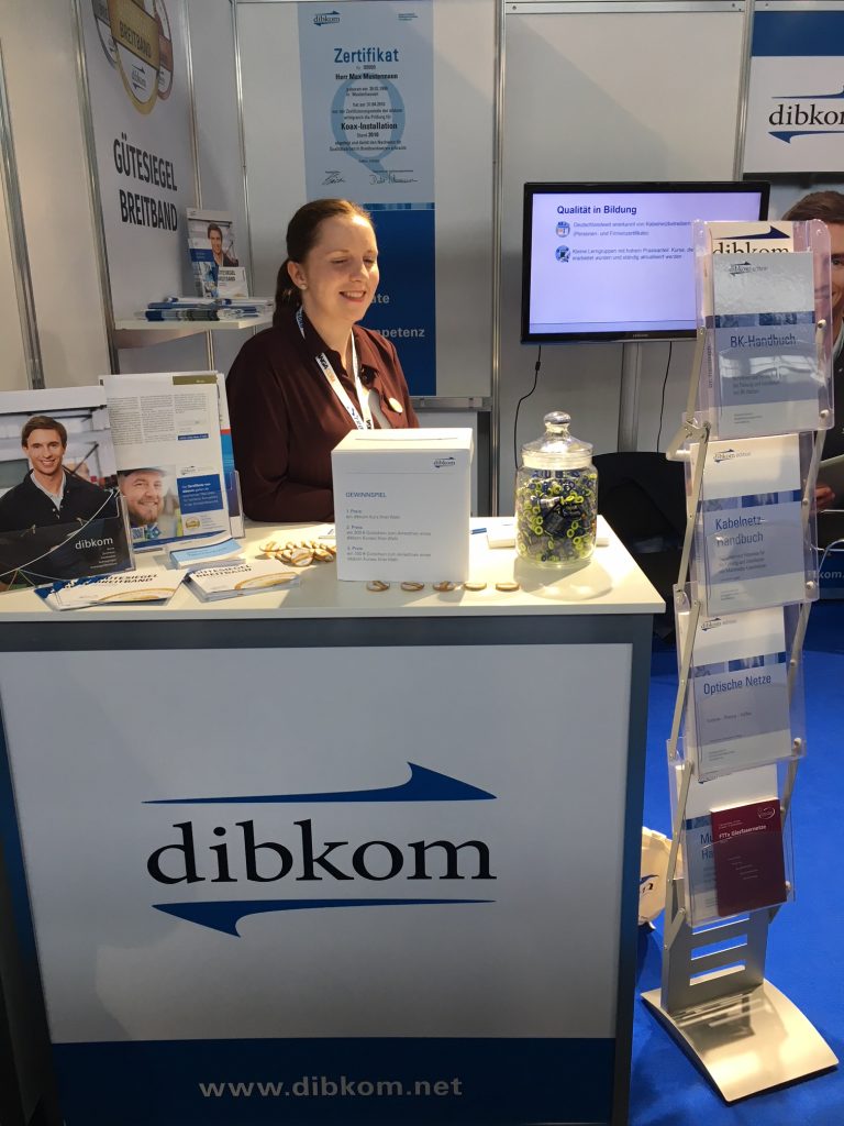 Großer Andrang am Messestand der dibkom » dibkom